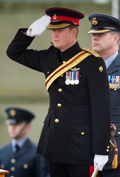 Royal Family Around the World: Prince Harry Presents No 26 Squadron RAF ...